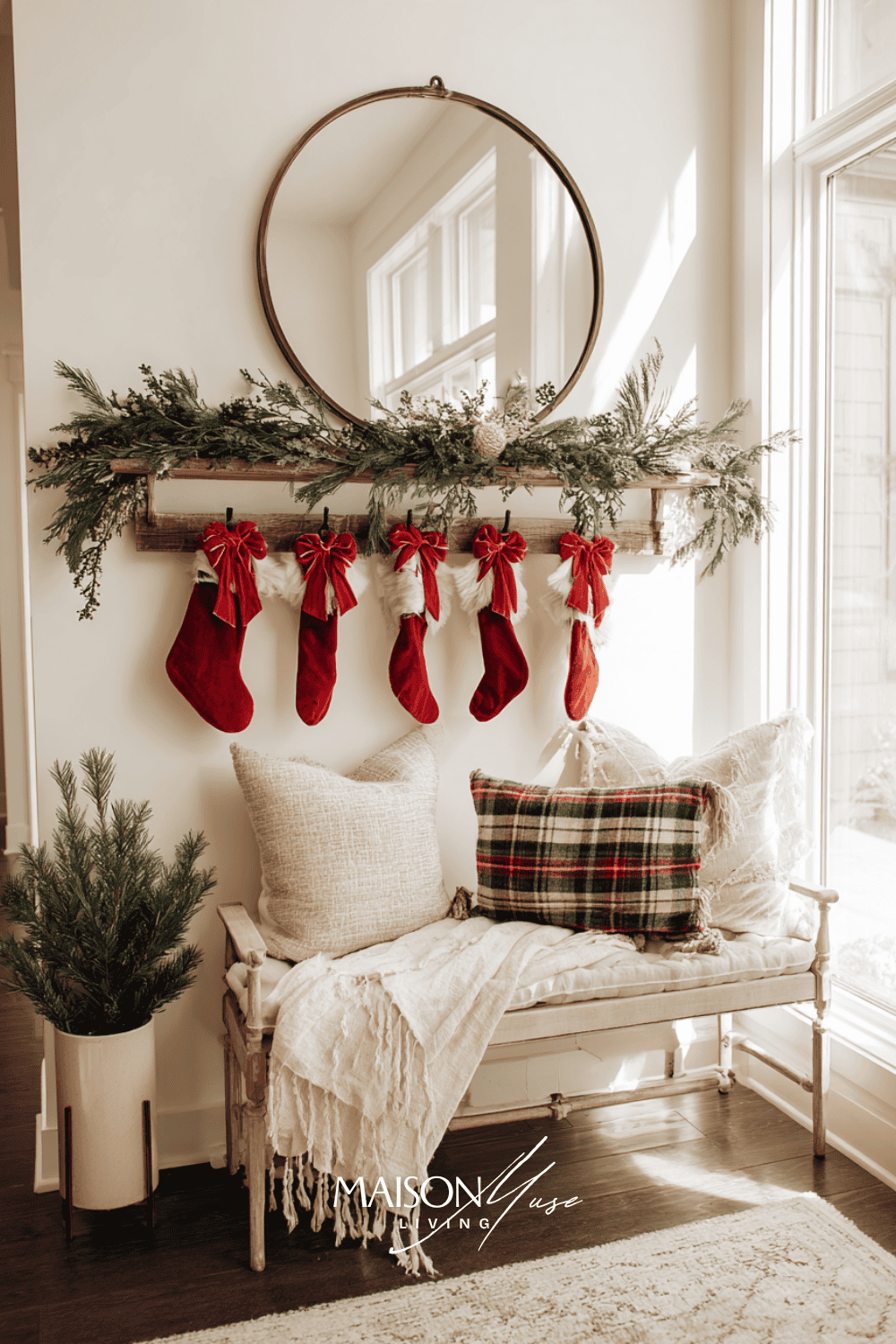 The Mantel Is The Main Character: Christmas Mantel Garland Ideas You ...
